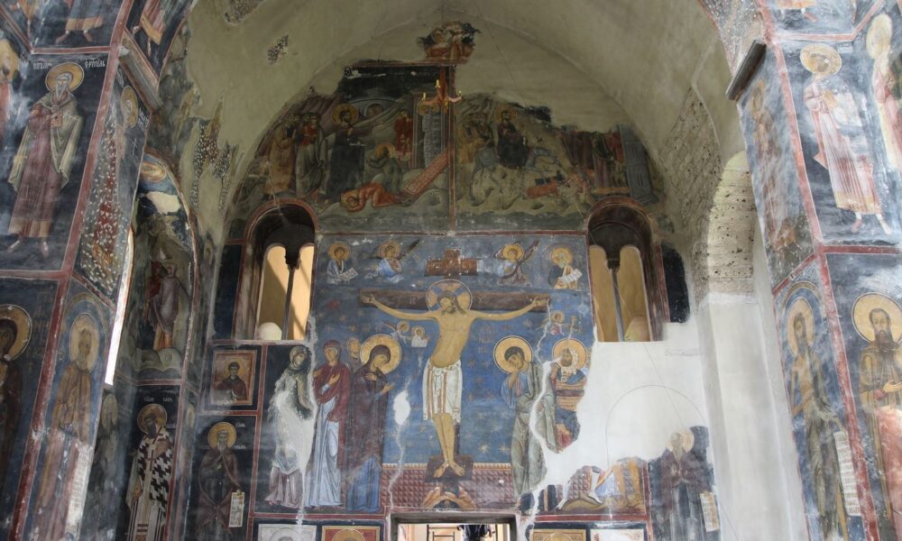 Фрескама у Студеници враћа се стари сјај - Српска средњовековна историја